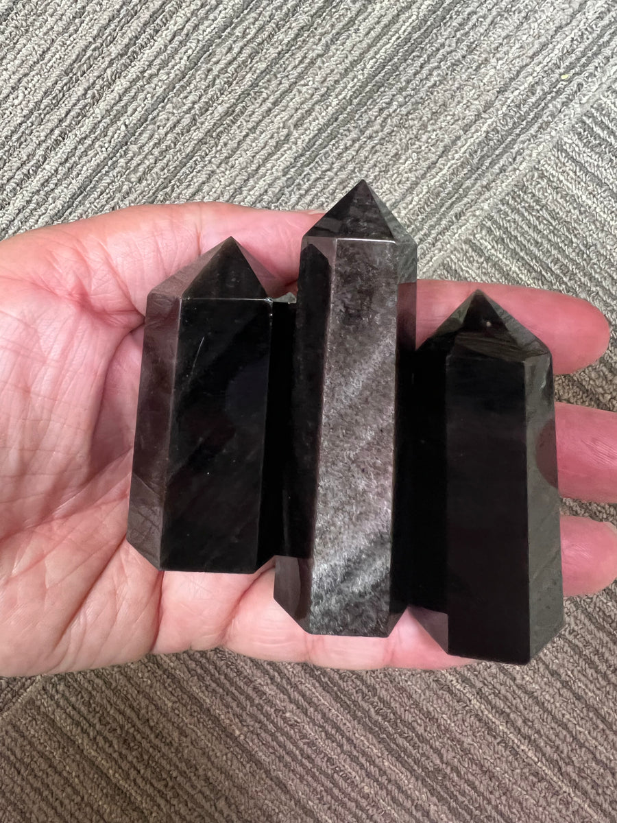 Obsidian Towers – Ema’s Elegance